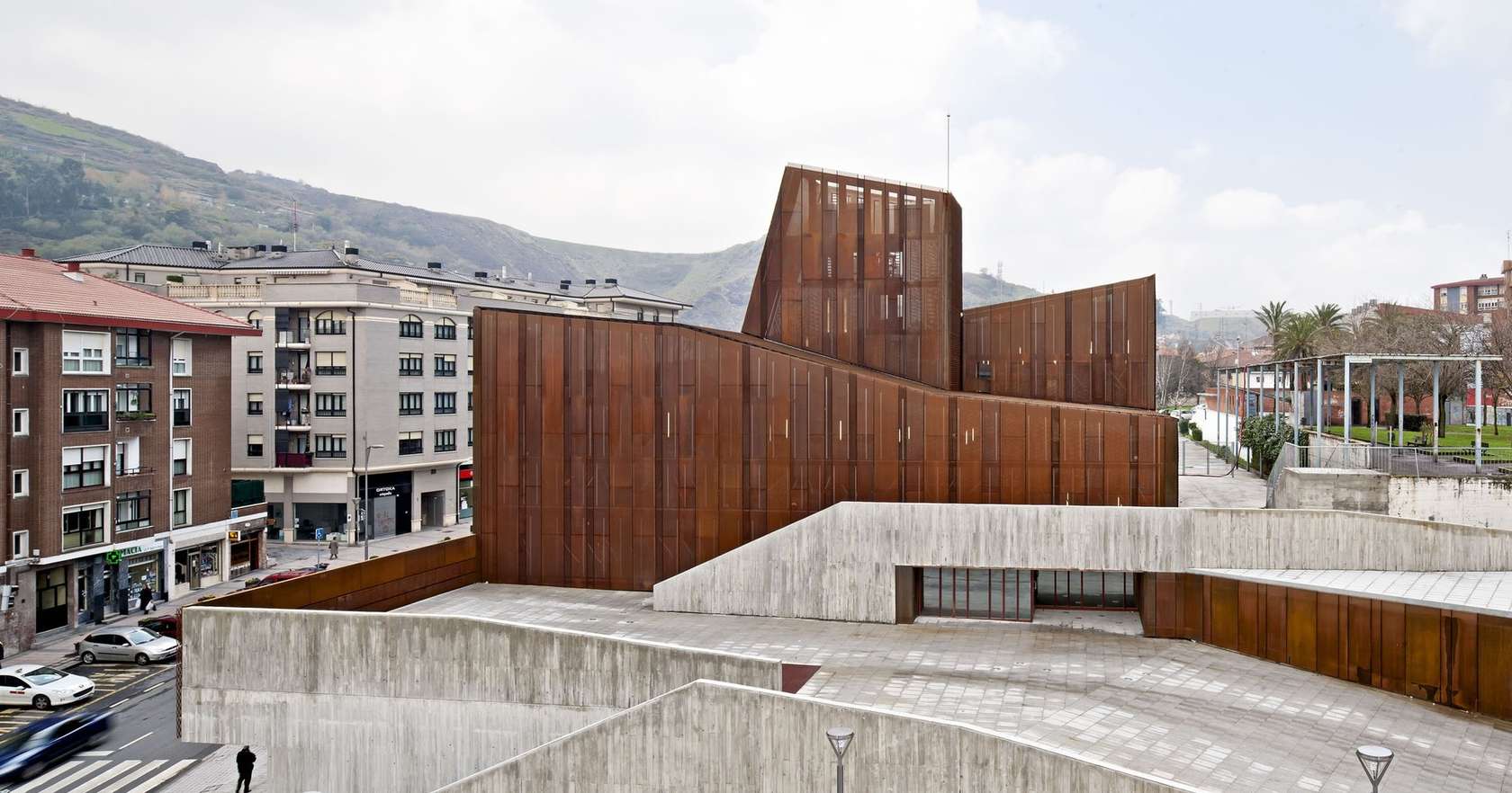 Spanish Steel: 9 Stunning Metal Façades