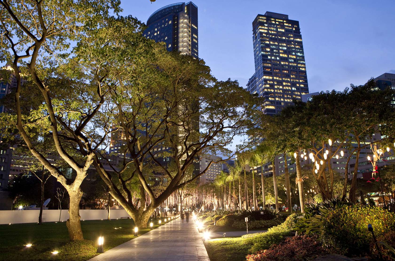 Ayala Triangle Park - Architizer