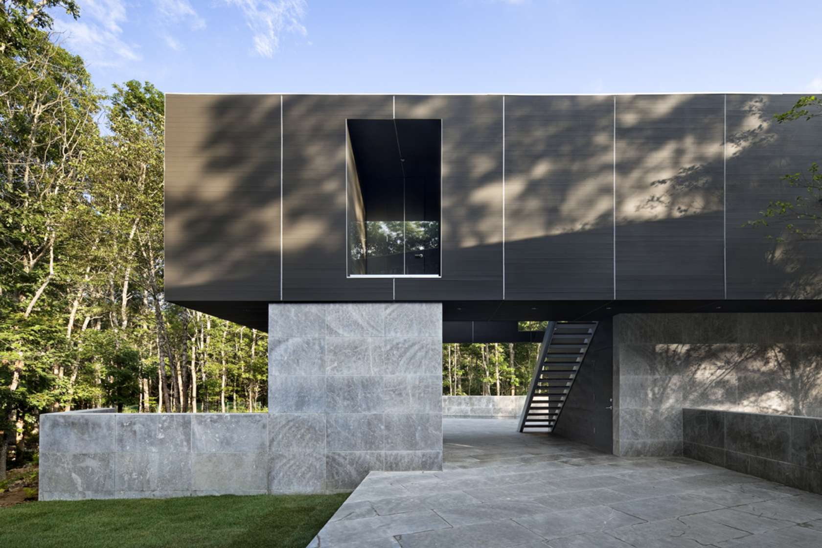 Split House by K/R